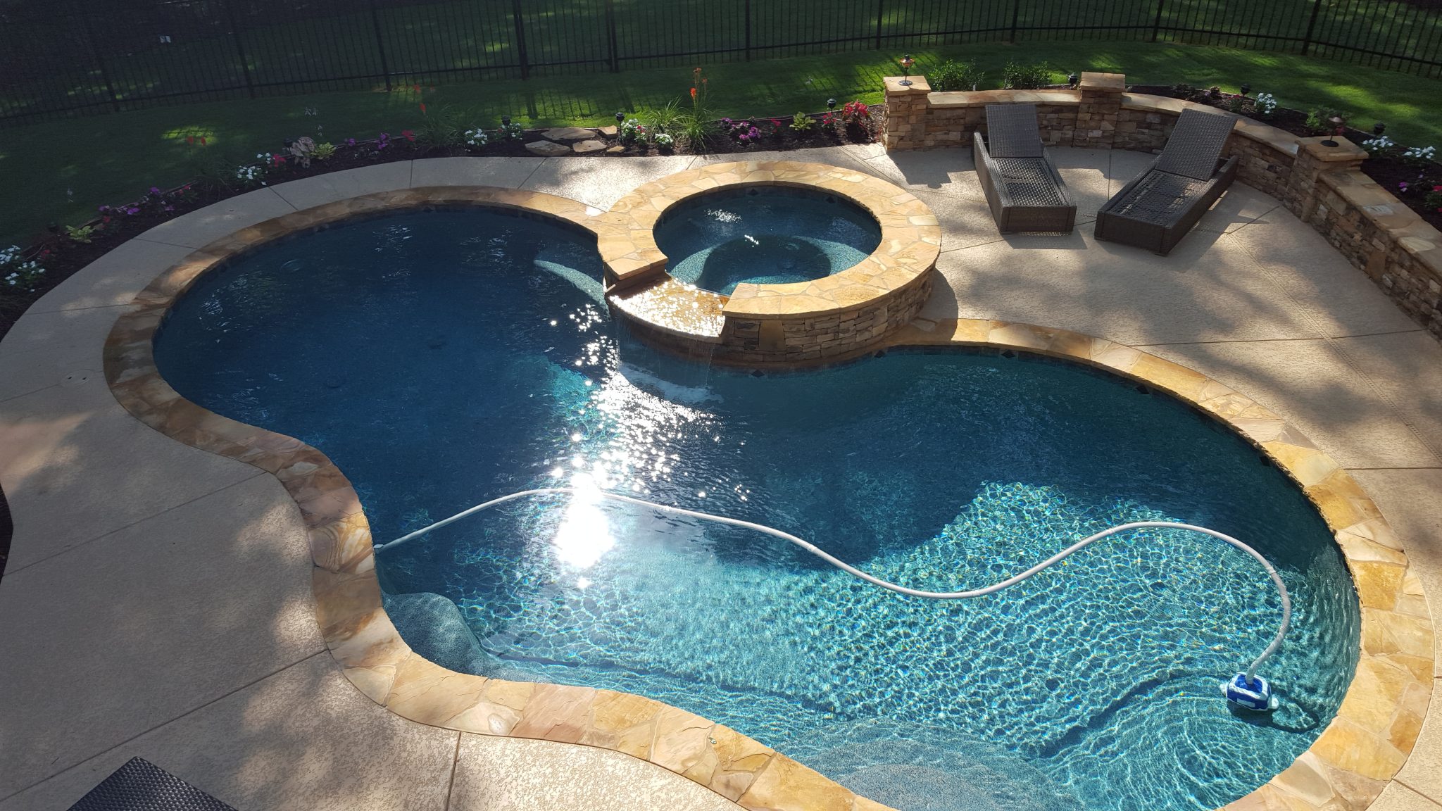 Pool Service – Classic Custom Pools